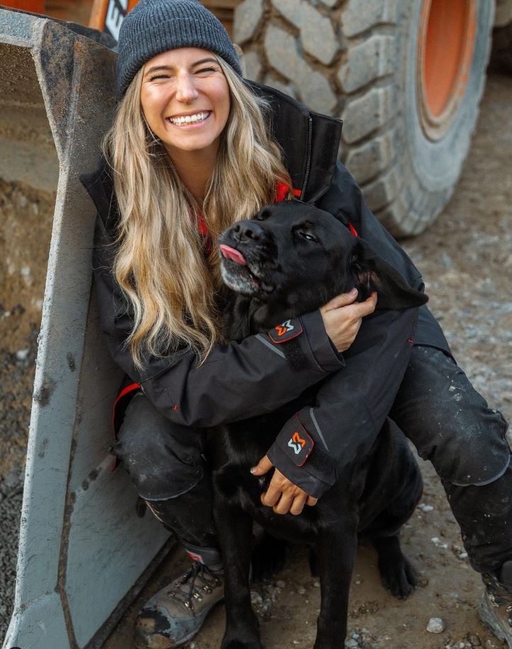 Julia-Schafer-aka-Tschulique-mit-Hund | Blog Würth MODYF